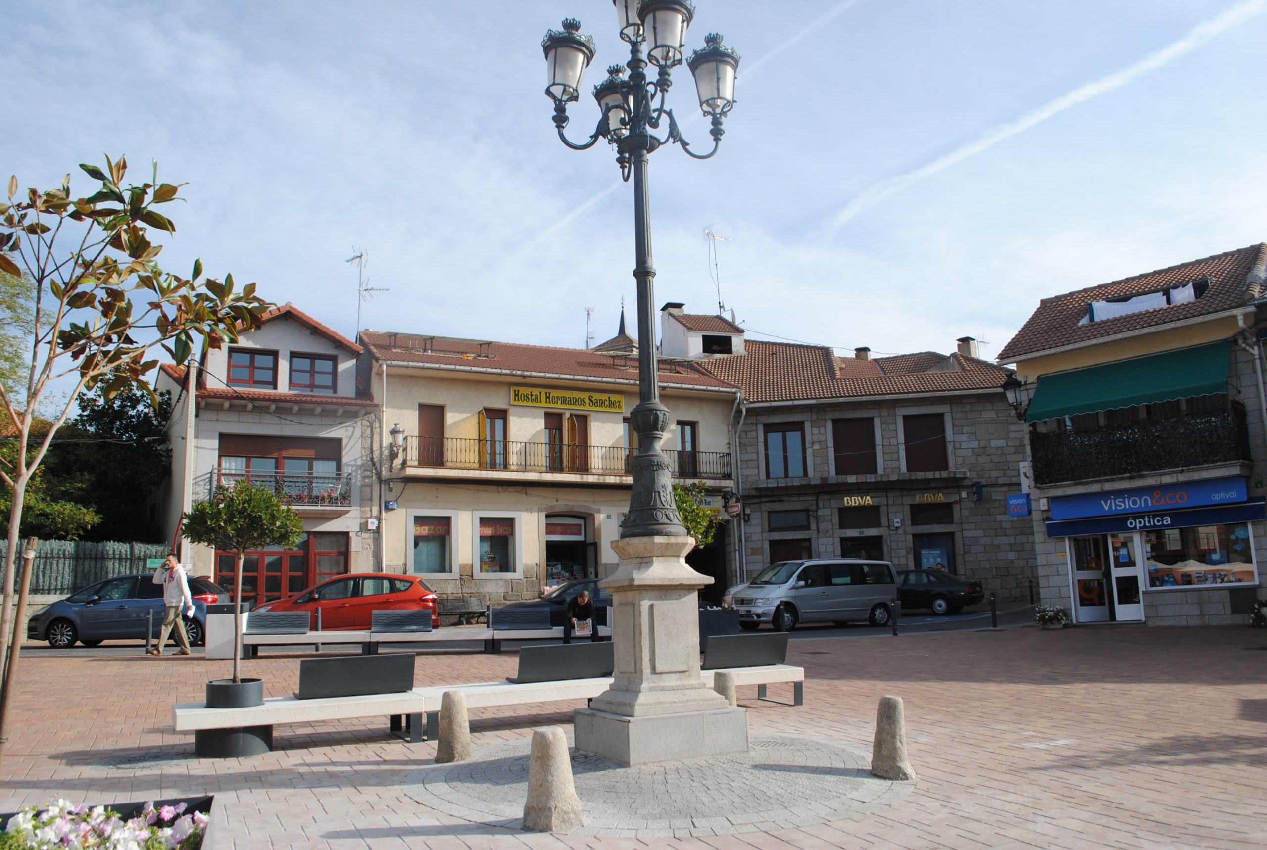 La plaza la Constitución de Valdemorillo recupera, medio siglo después ...