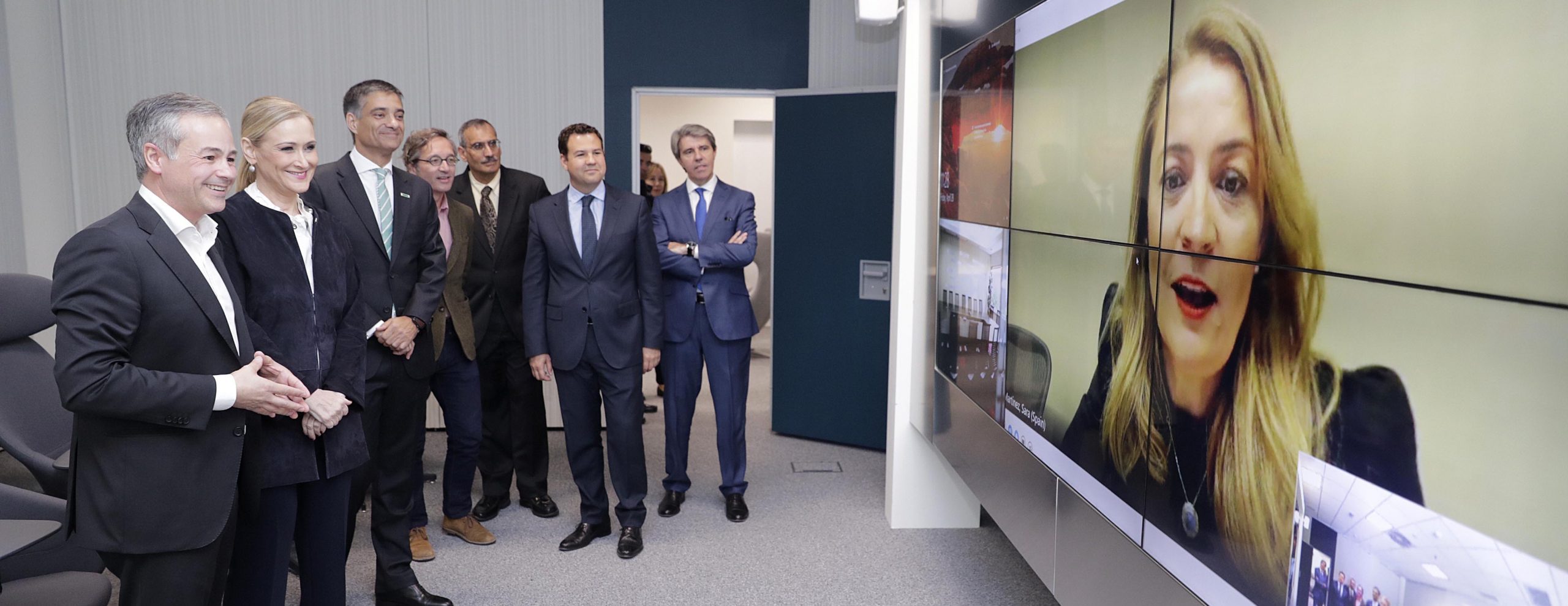 La presidenta regional, Cristina Cifuentes, inaugura un nuevo centro ...